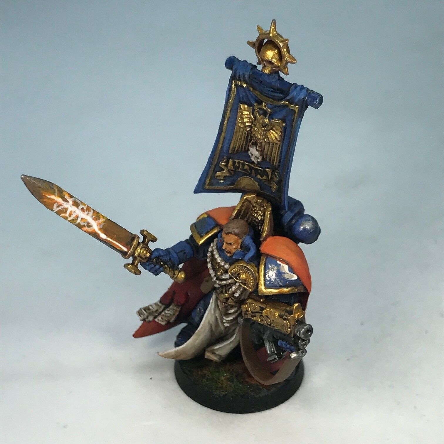 Space Marine Captain Command Painted - Warhammer 40K X4007 – Merlins ...