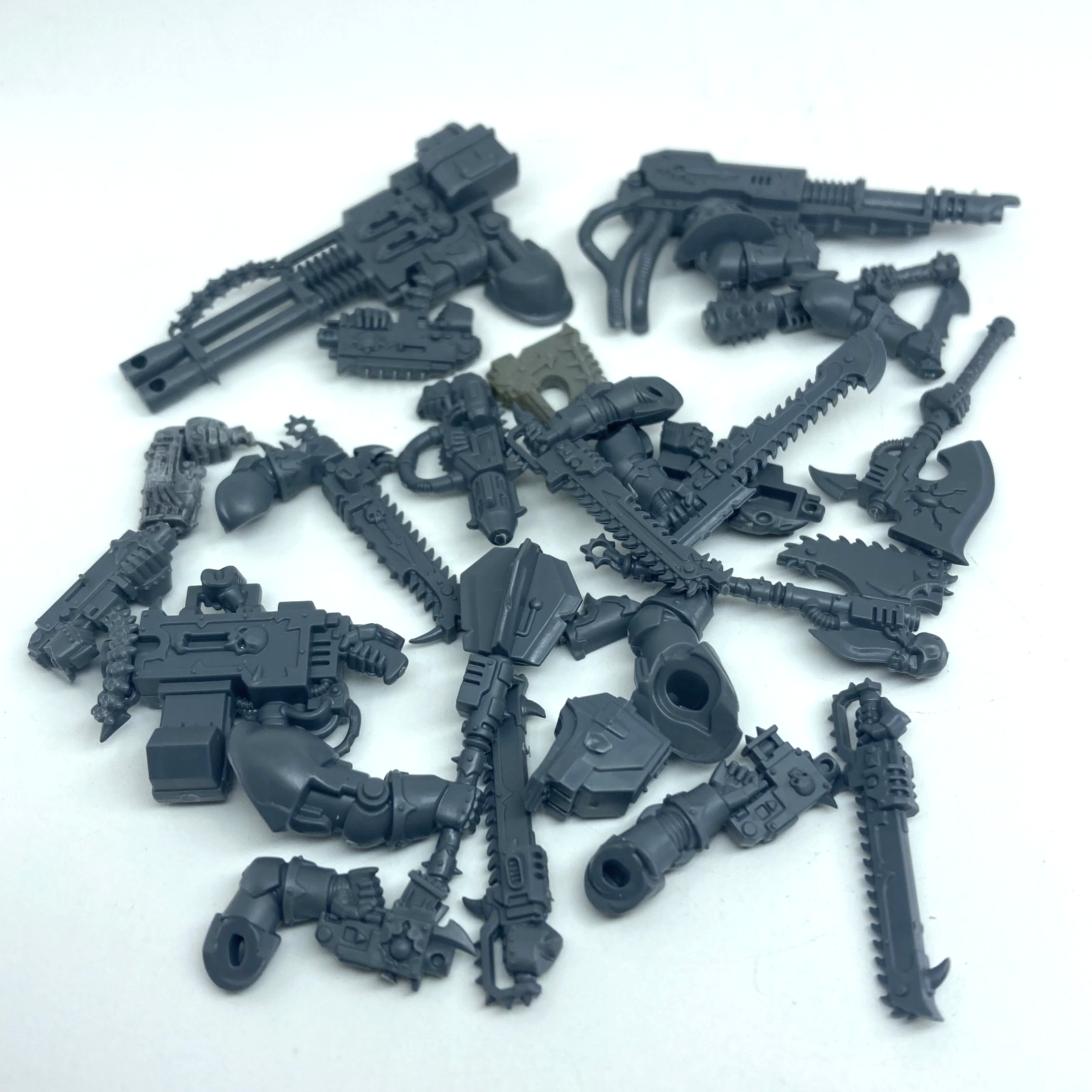 Chaos Space Marine Parts - Parts / Kitbash - Warhammer 40K Games Works