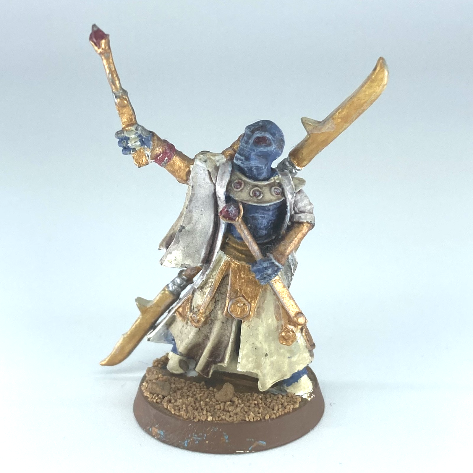 Tau Ethereal - T'au Empire - Warhammer 40K Games Workshop Classic Meta