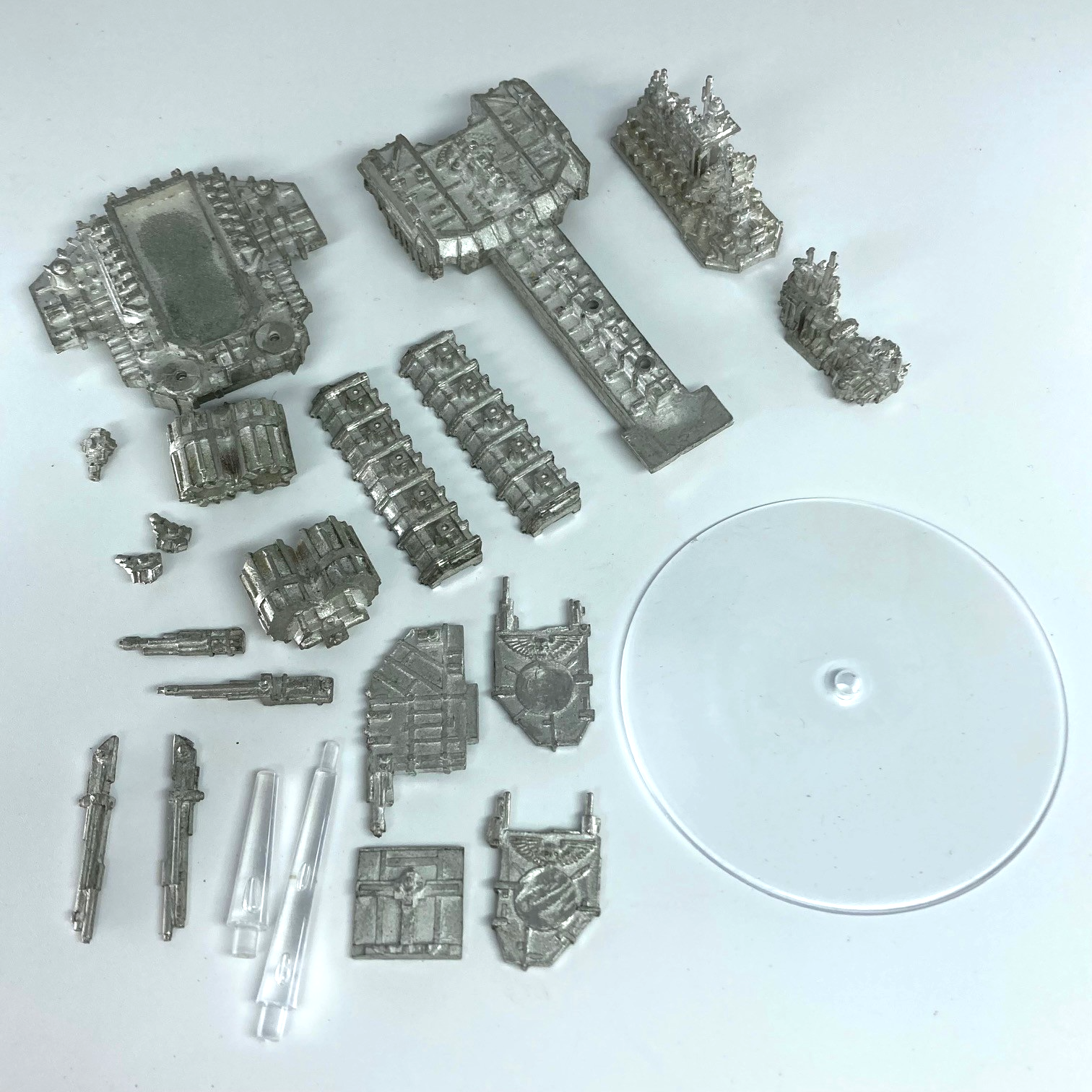Imperial Battle Barge - Battlefleet Gothic Warhammer Games Workshop Me