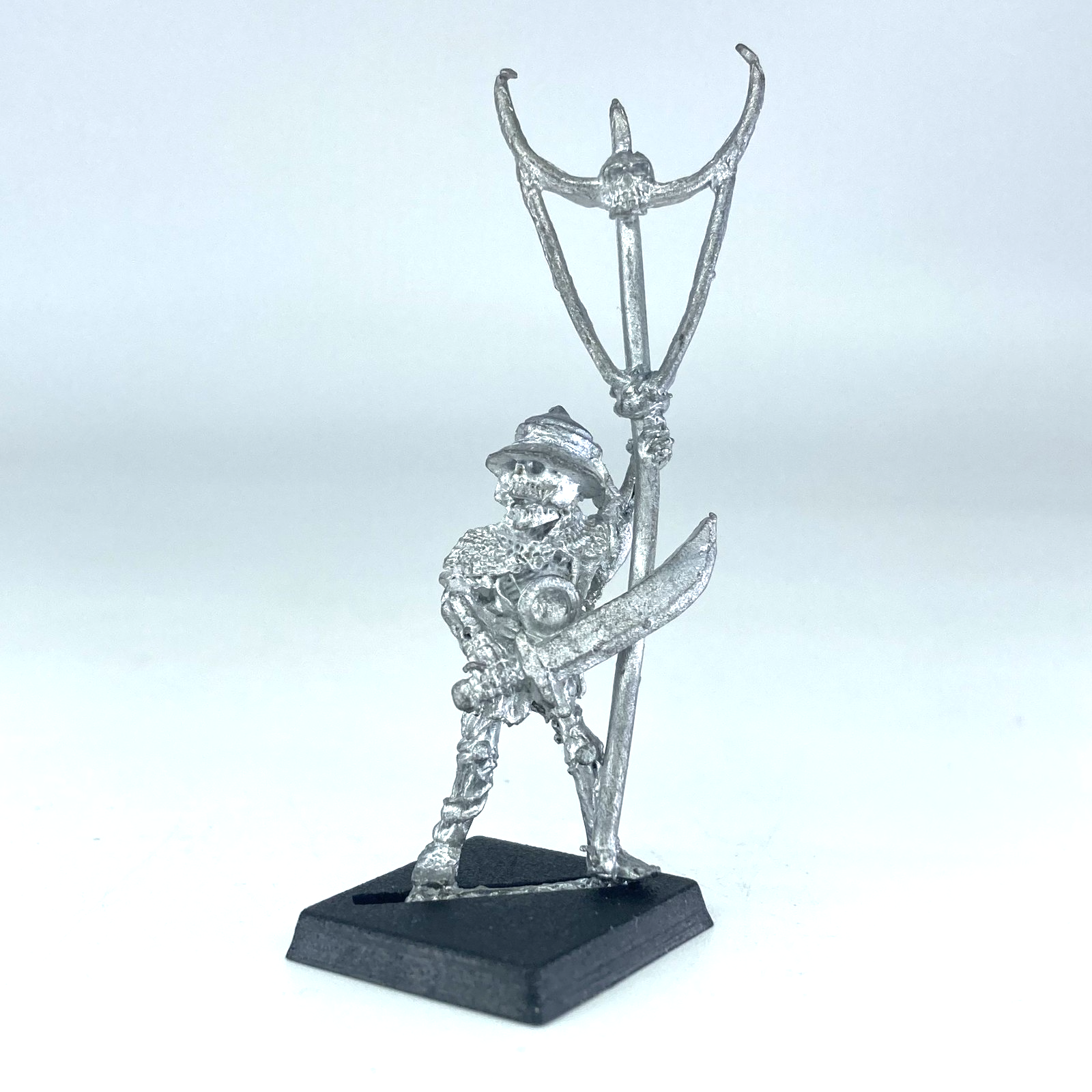 Undead Nightmare Legion Standard Bearer - Warhammer Fantasy Classic Me