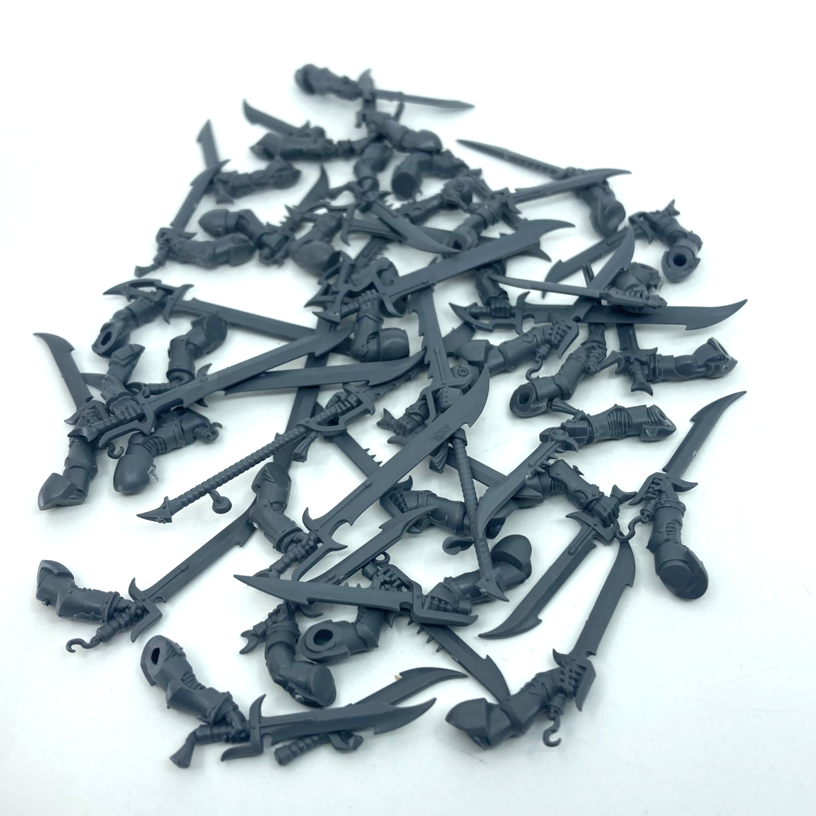 Emperor's Children Parts - Parts / Kitbash - Warhammer 40K Games Works